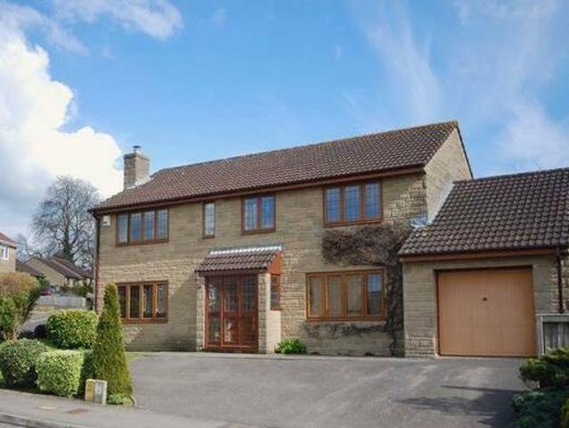 4 bedroom detached house for sale in Churchfield Drive Castle Cary BA7
