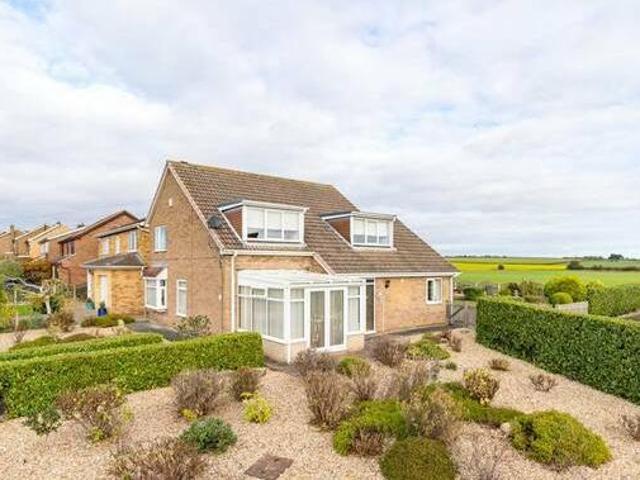 4 bedroom detached house for sale in Churchill Avenue Brigg DN20