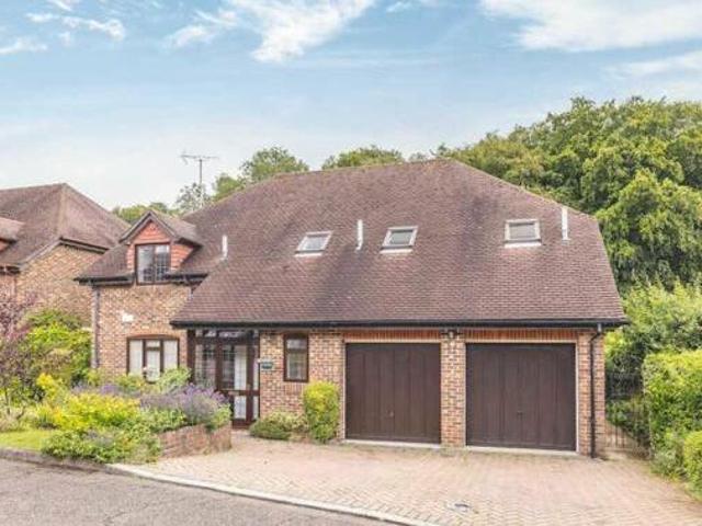 4 Bedroom Detached House For Sale In Chalfont St Peter, Gerrards Cross