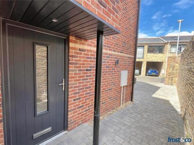 4 bedroom detached house for sale in Chalice Close, Lower Parkstone, Poole, Dorset, BH14