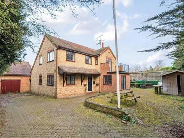 4 Bedroom Detached House For Sale In Chalton