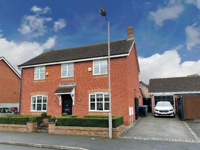 4 Bedroom Detached House For Sale In Chase Meadow