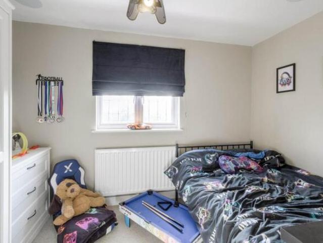 4 bedroom detached house for sale in Chapmans Drive, Old Stratford, MK19