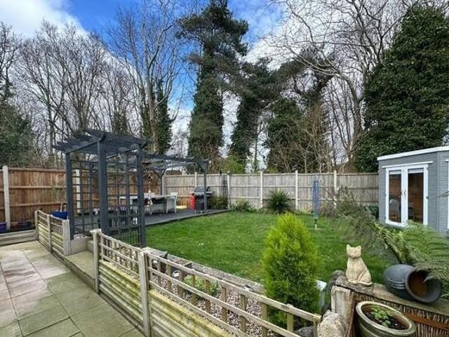 4 Bedroom Detached House For Sale In Chapel Break