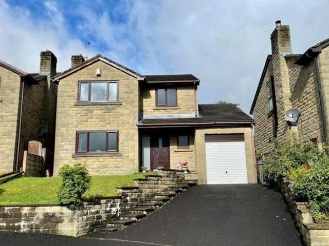 4 Bedroom Detached House For Sale In Chapel en le frith