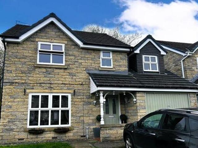 4 Bedroom Detached House For Sale In Chapel en le frith