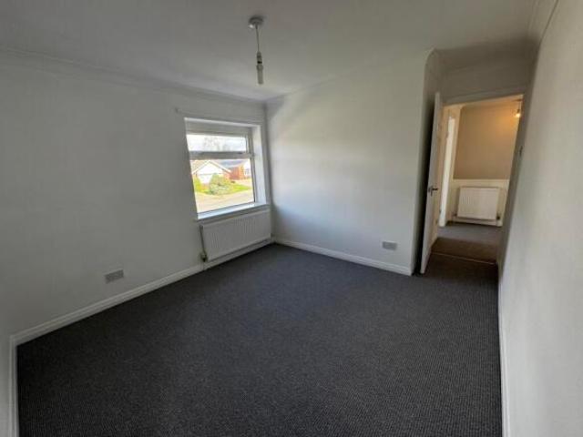 4 bedroom detached house for sale in Checkstone Avenue, Bessacarr, Doncaster, DN4