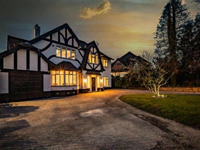 4 Bedroom Detached House For Sale In Cheadle