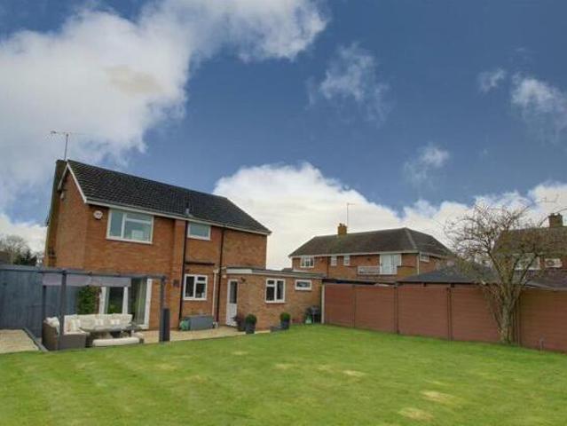 4 Bedroom Detached House For Sale In Cheddington