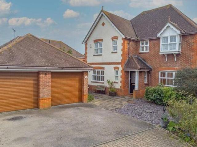 4 Bedroom Detached House For Sale In Chelmer Village, Chelmsford