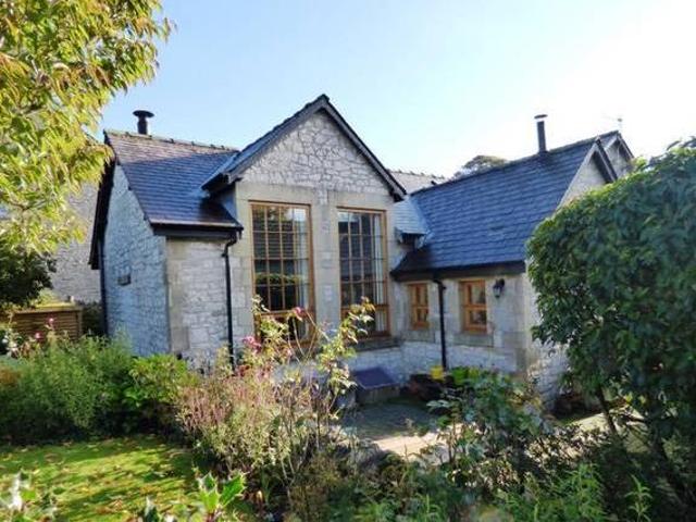 4 bedroom detached house for sale in Chelmorton Buxton Derbyshire SK17 SK17