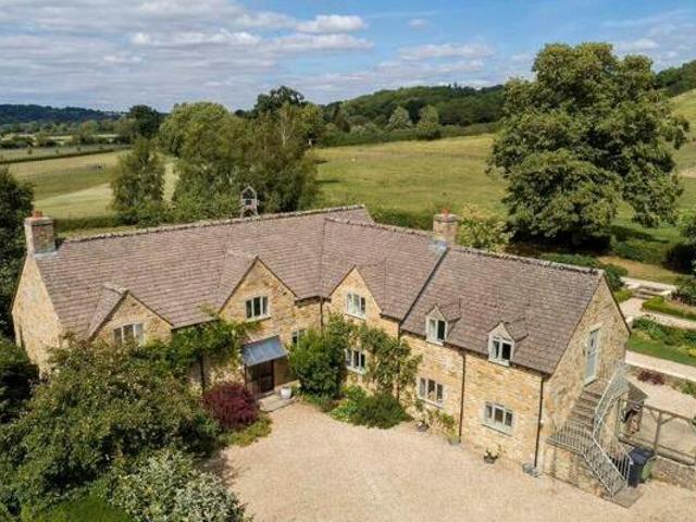 4 Bedroom Detached House For Sale In Cheltenham, Gloucestershire