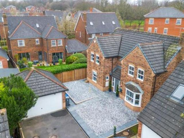 4 bedroom detached house for sale in Chesterton Drive, Winwick, WA2