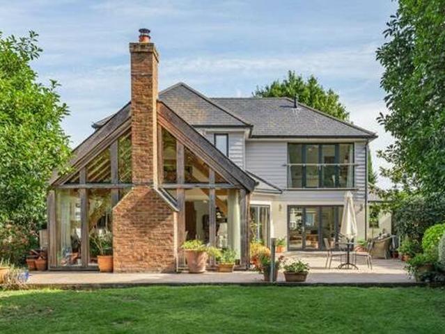 4 bedroom detached house for sale in Chestnut Avenue Chichester West Sussex PO19