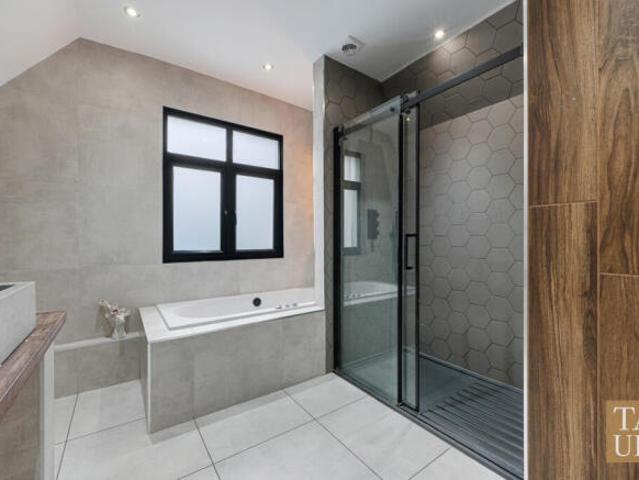 4 bedroom detached house for sale in Chestnut Avenue, Crosby, L23