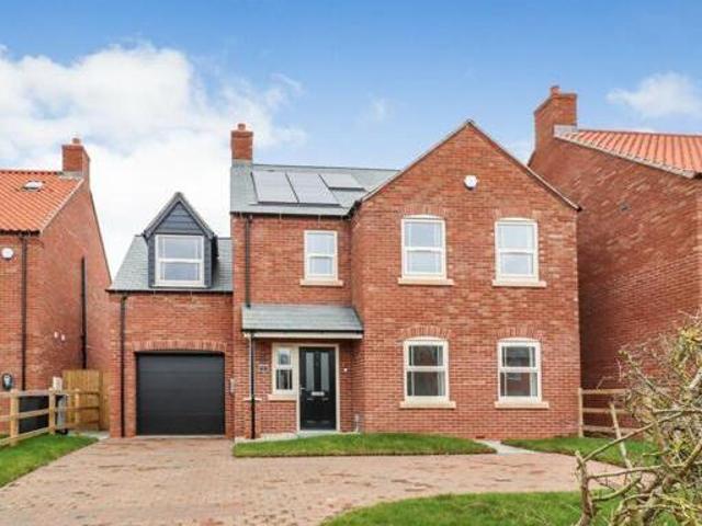 4 Bedroom Detached House For Sale In Chestnut Avenue