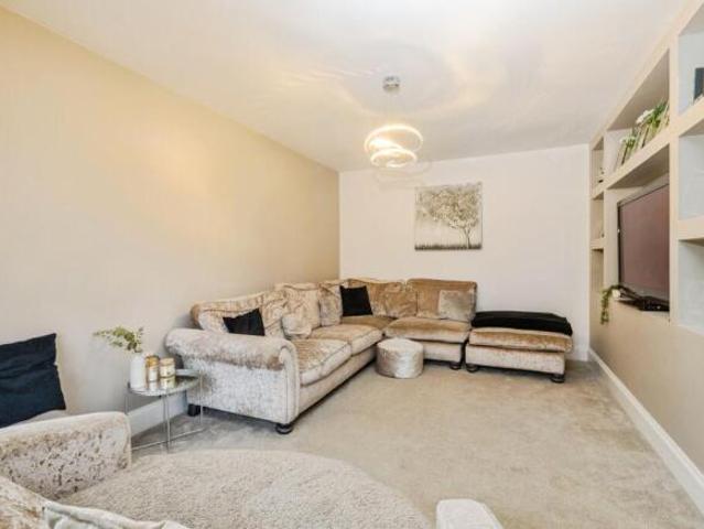 4 bedroom detached house for sale in Chestnut Road, North Hykeham, LN6