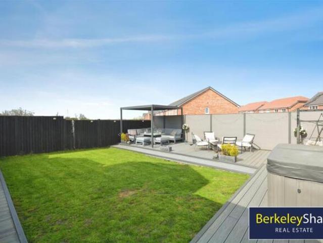 4 bedroom detached house for sale in Chestnut Walk, Melling, Liverpool, L31