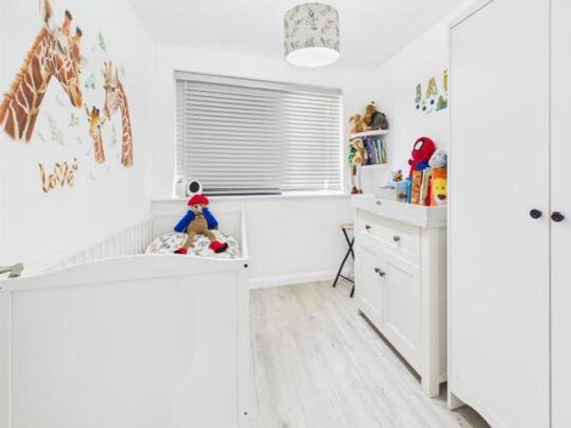 4 bedroom detached house for sale in Chichester Road, Tilehurst, Reading, RG30