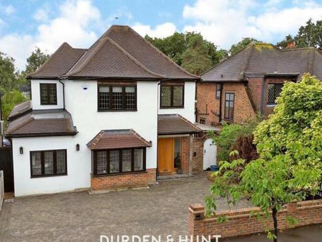 4 Bedroom Detached House For Sale In Chigwell