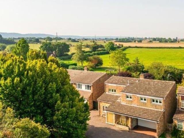 4 Bedroom Detached House For Sale In Chinnor, Oxfordshire