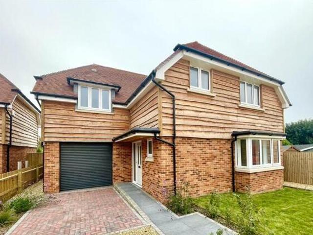 4 Bedroom Detached House For Sale In Christchurch, Dorset