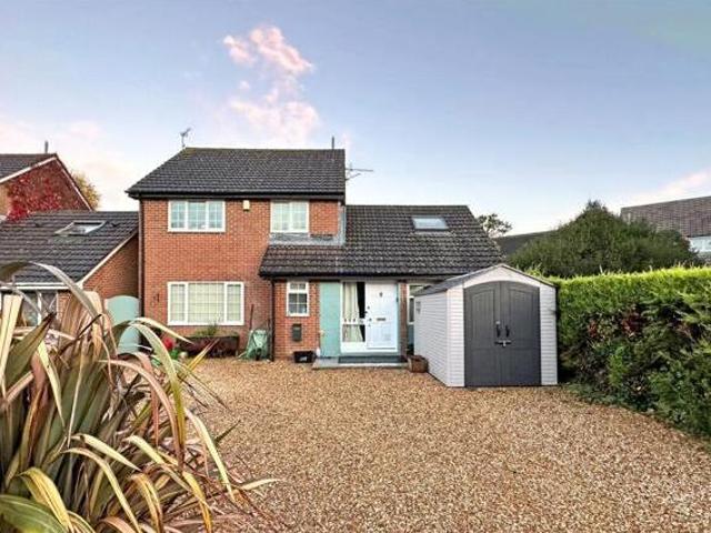 4 Bedroom Detached House For Sale In Christchurch, Hampshire