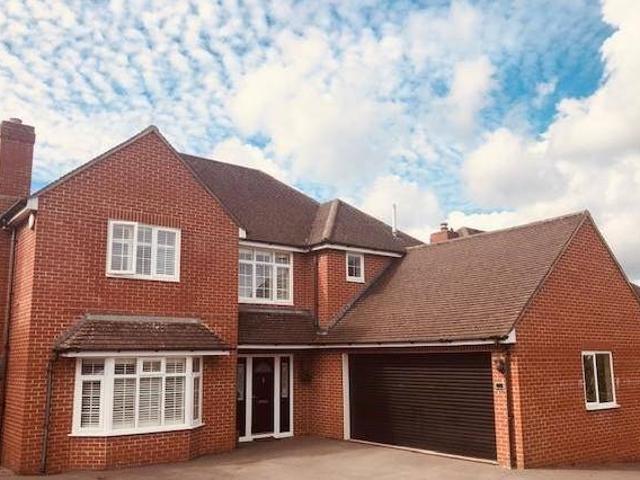 4 bedroom detached house for sale in CLANFIELD PO8