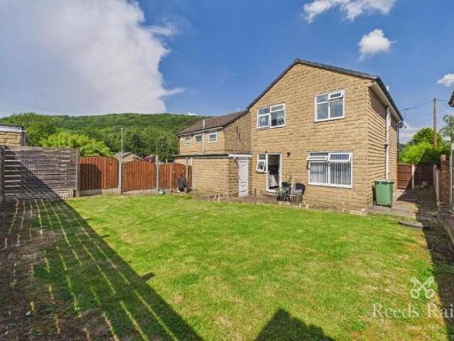 4 bedroom detached house for sale in Clay Butts, Birkby, Huddersfield, West Yorkshire, HD2