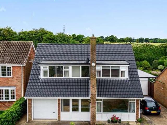 4 bedroom detached house for sale in Cliff Avenue Nettleham LN2
