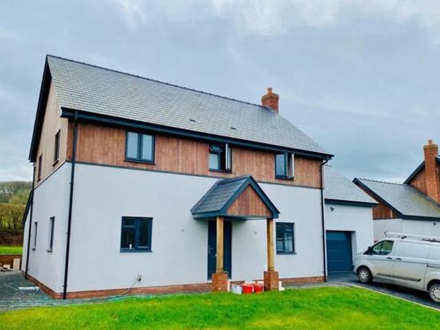 4 Bedroom Detached House For Sale In Clifford, Hereford