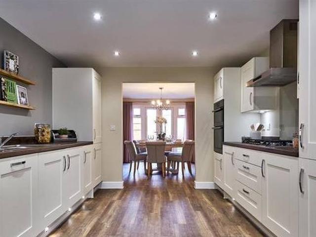 4 bedroom detached house for sale in Clipstone Park Leighton Buzzard LU7 9NX LU7