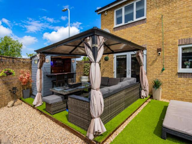 4 bedroom detached house for sale in Clos Rhedyn, Cardiff, CF5