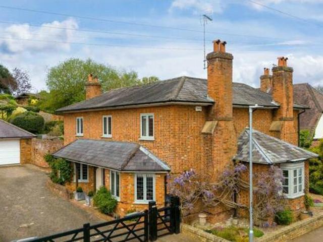 4 Bedroom Detached House For Sale In Clophill, Bedfordshire