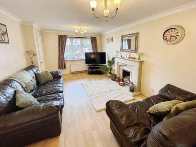 4 bedroom detached house for sale in Clough Fold, Manchester, M26