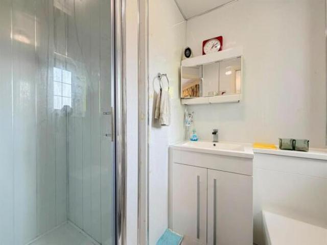 4 bedroom detached house for sale in Cloverdale Road, Hamilton, Leicester, LE5