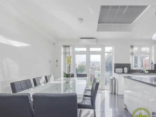 4 Bedroom Detached House For Sale In Crystal Palace