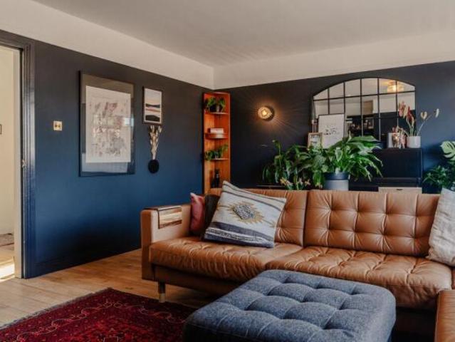 4 bedroom detached house for sale in Cramond Gardens, Edinburgh, EH4