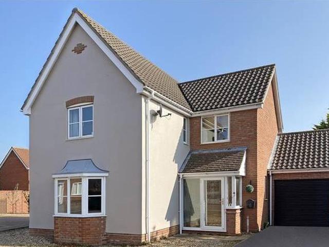 4 bedroom detached house for sale in Cranes Meadow Harleston IP20 9BY IP20
