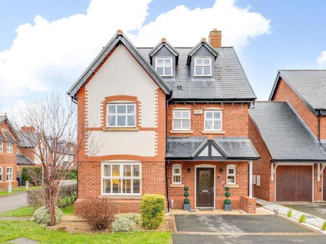 4 bedroom detached house for sale in Crawford Close, Saighton, Chester, CH3