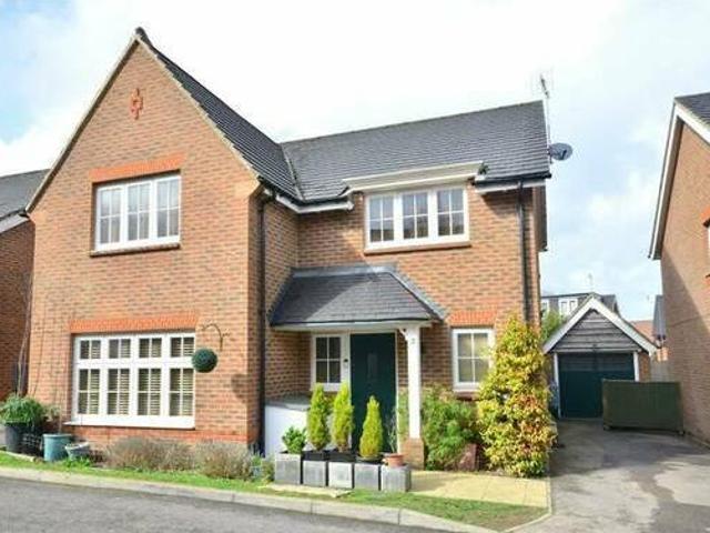 4 bedroom detached house for sale in Crawley Down West Sussex RH10