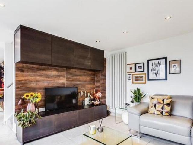 4 Bedroom Detached House For Sale In Crigglestone
