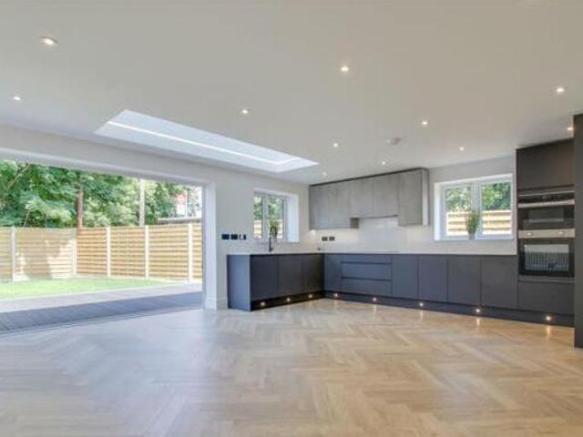 4 Bedroom Detached House For Sale In Crofton Way