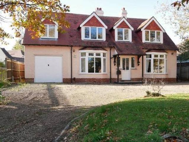 4 bedroom detached house for sale in CROFTON LANE HILL HEAD PO14