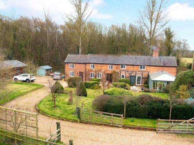 4 Bedroom Detached House For Sale In Cross Lanes