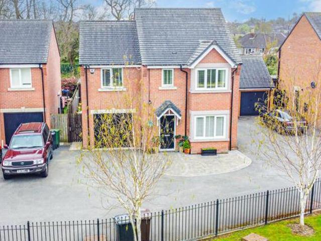 4 Bedroom Detached House For Sale In Crossgates, West Yorkshire