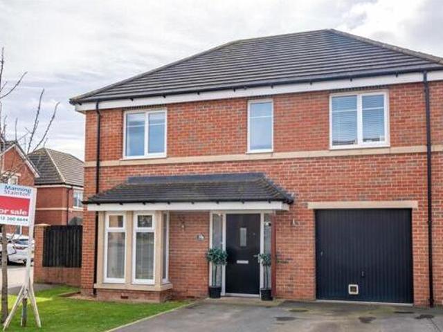 4 Bedroom Detached House For Sale In Crossgates, Leeds
