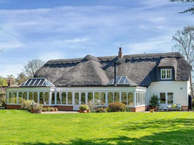 4 Bedroom Detached House For Sale In Cropwell Butler