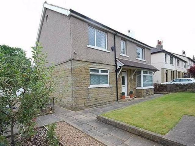 4 bedroom detached house for sale in Crowtrees Lane Rastrick Brighouse HD6 HD6