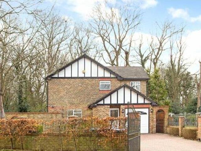 4 Bedroom Detached House For Sale In Croydon